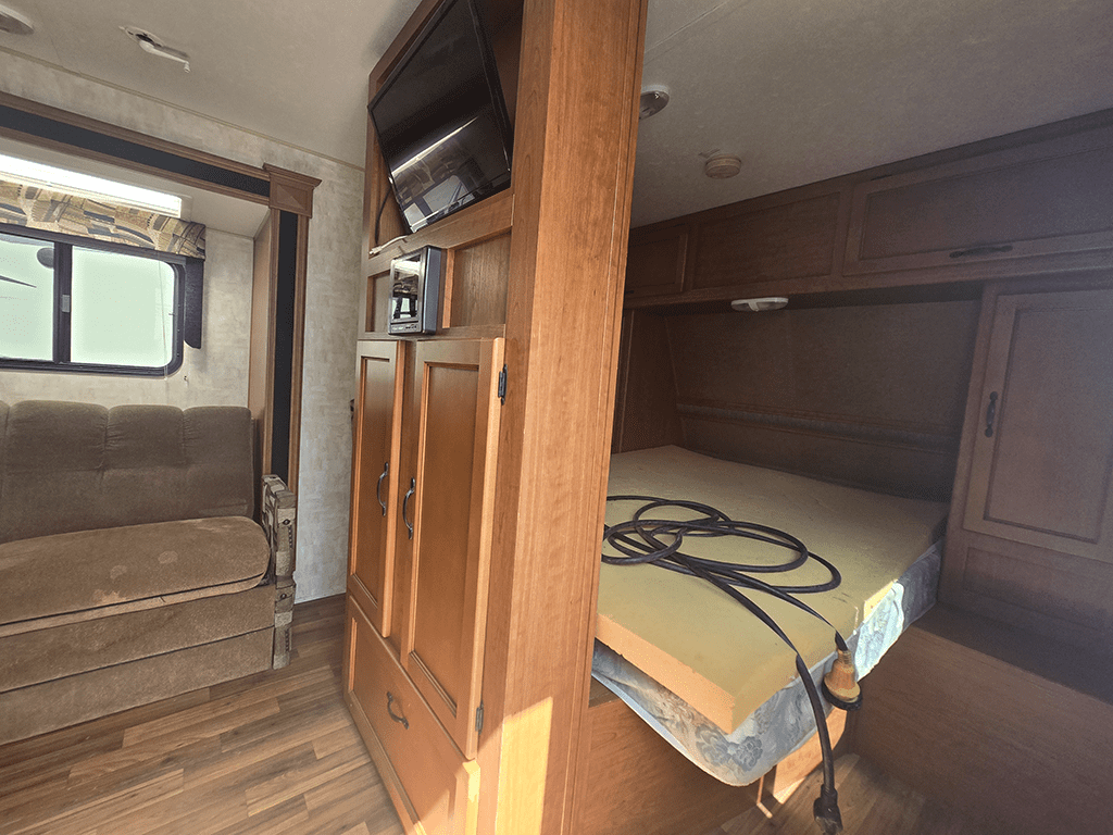 2011 GREY WOLF 28A+KS by FOREST RIVER - Timmins RV à Timmins, Ontario